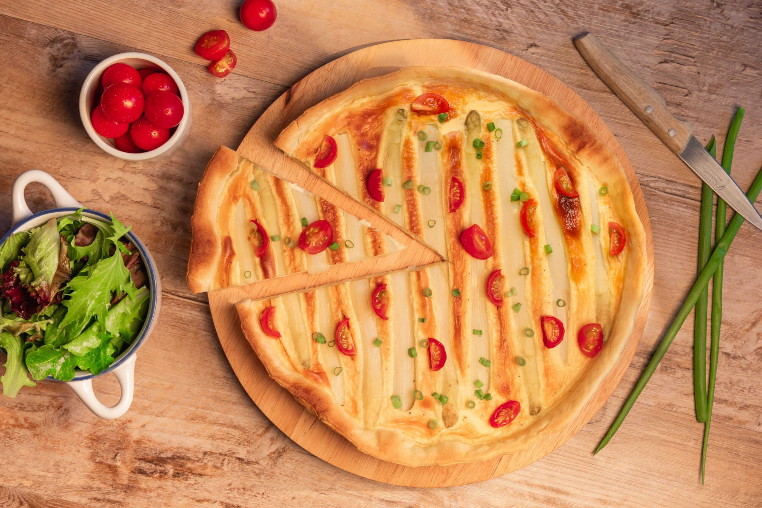 TARTE FRAÎCHEUR AUX ASPERGES BLANCHES, CHÈVRE FRAIS, CIBOULETTE - Priméale