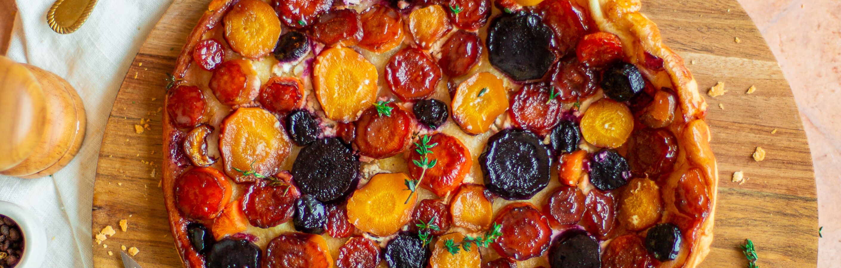 TARTE TATIN AUX CAROTTES DE COULEUR ET CHÈVRE - Priméale